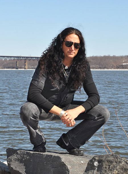 About – Ronny Munroe